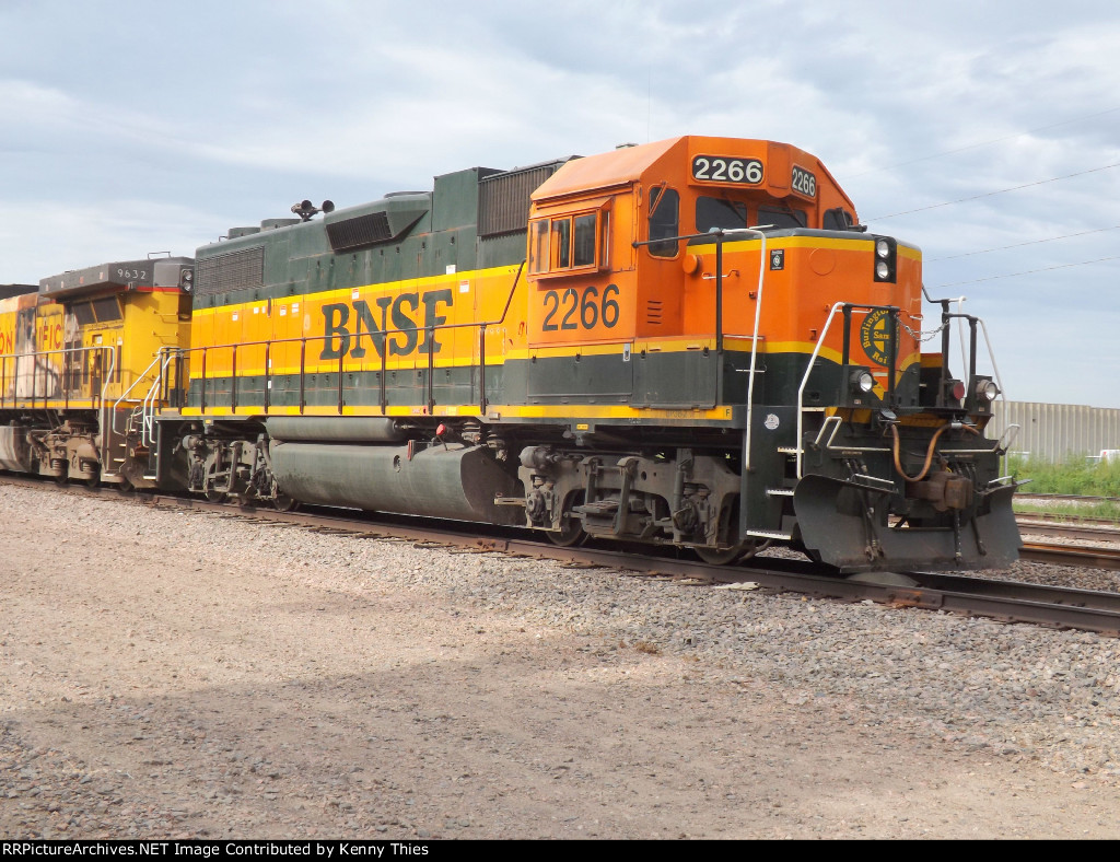 BNSF 2266
